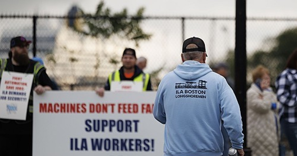 USA LONGSHOREMEN STRIKE