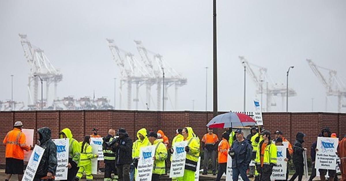 USA LONGSHOREMEN STRIKE