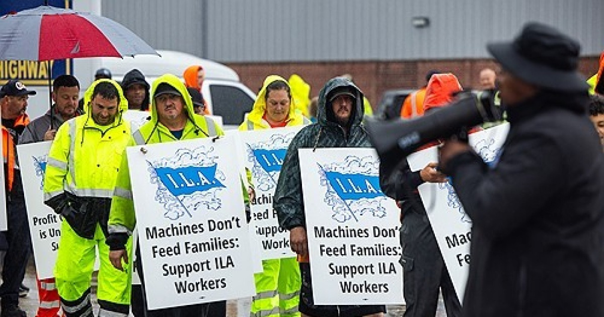 USA LONGSHOREMEN STRIKE