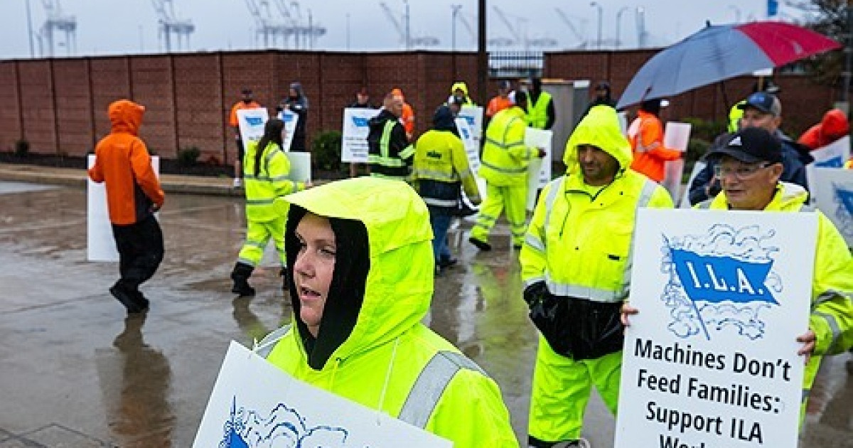 USA LONGSHOREMEN STRIKE