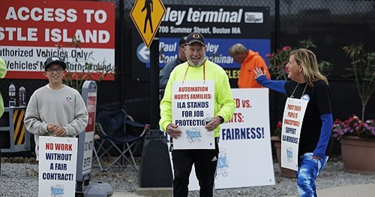 USA LONGSHOREMEN STRIKE