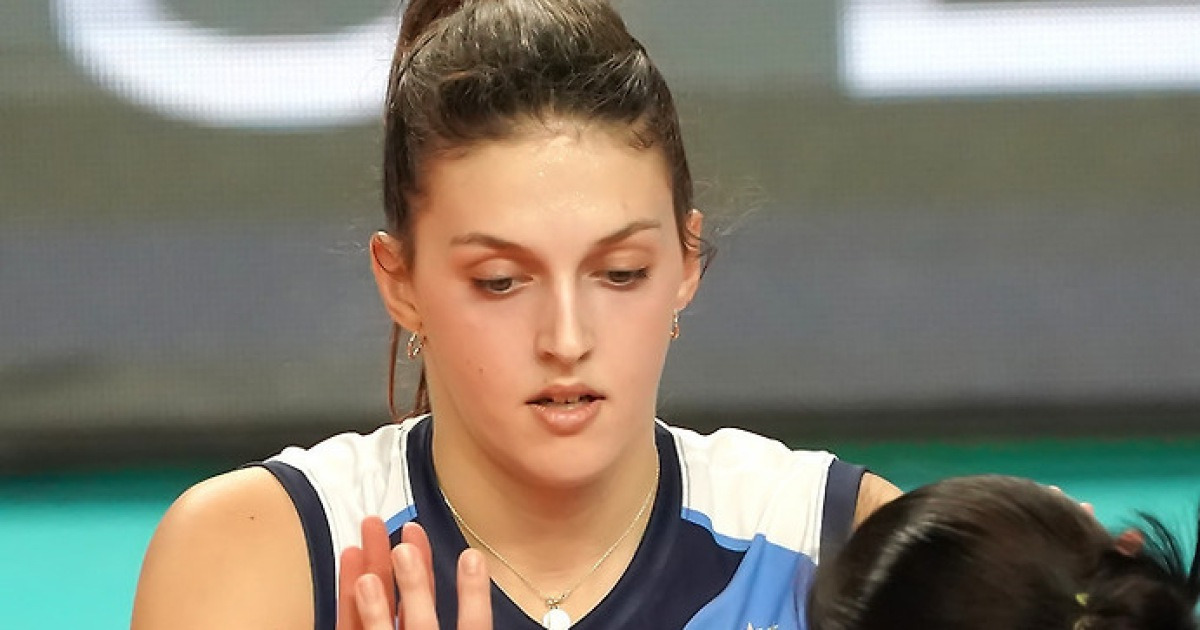 '33득점' 빅토리아, 4세트 독무대 벌였다! IBK기업은행, 아란마레 잡고 컵대회 첫 승