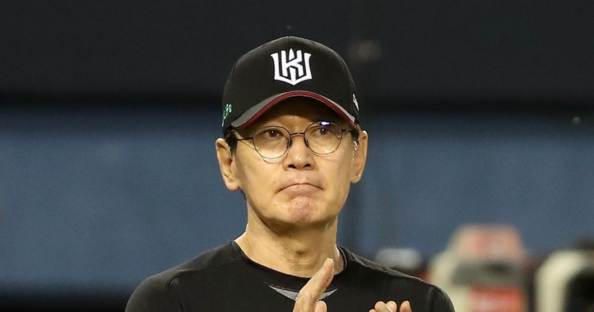 이강철 KT 감독 "5위가 한 번쯤 이길 때 됐는데…"[WC1]