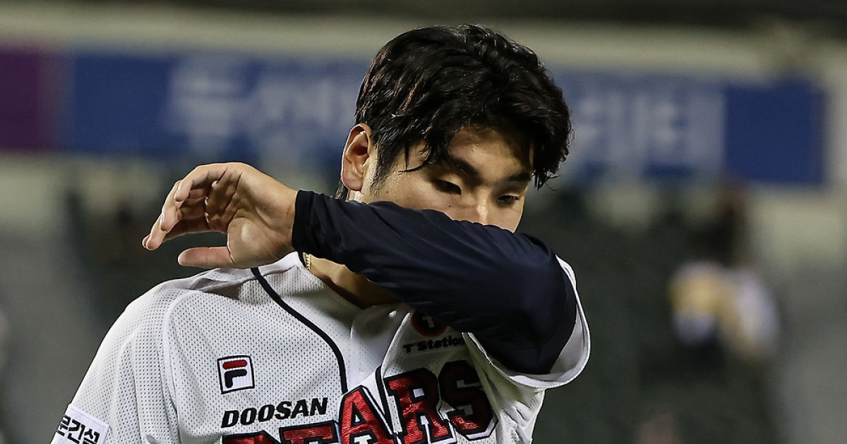 믿었던 두산 1선발 곽빈, KT전 1이닝 4실점 조기강판 '충격'[WC1]