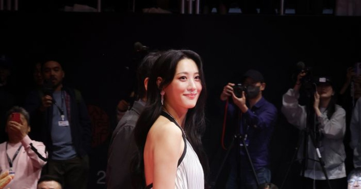 수현, 아름다움을 뽐내며[29th BIFF]