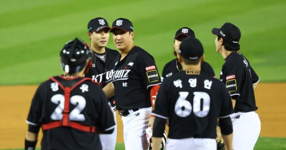 분위기 제대로 탄 kt, WC 1차전 잡고 사상 첫 업셋?