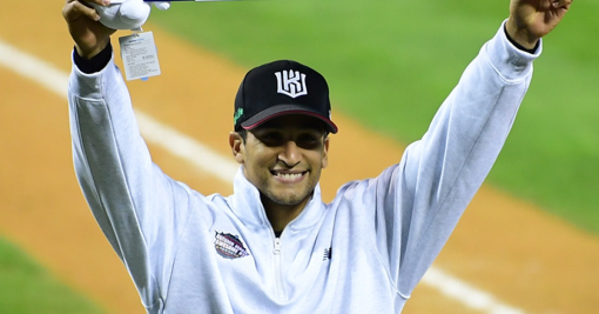 ‘6이닝 9K 무실점’ KT WC 2차전으로 이끈 쿠에바스, 데일리 MVP 선정 [MK WC1]