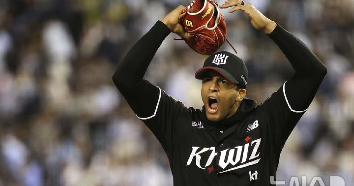 두산 압도한 쿠에바스의 역투…KT, WC 2차전으로 간다(종합)[WC]