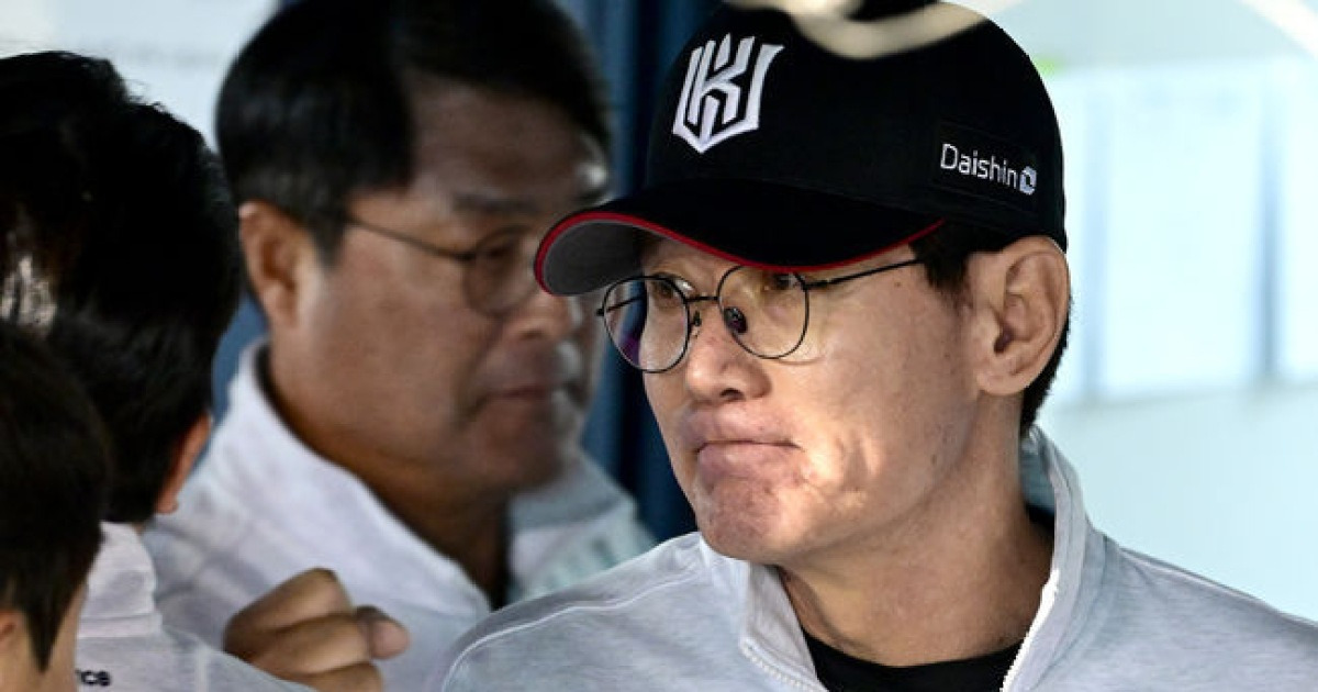 WC 1차전 잡아낸 KT 이강철 감독, '사상 첫 업셋 노린다' [사진]