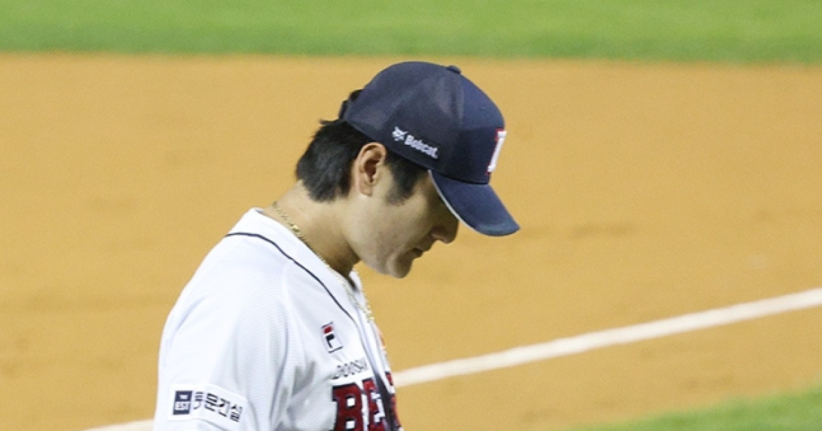 '무려 156㎞ 찍었는데 대체 왜?...' KBO 다승왕, 충격의 조기 강판 '1이닝 4실점' [WC1 현장]