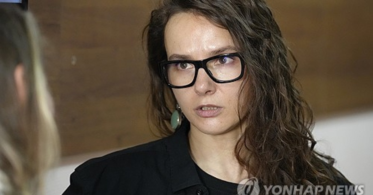Russia Journalists Arrested