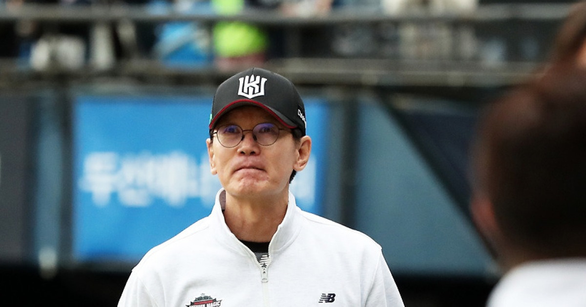 '첫 WC 업셋' KT 이강철 감독 "준PO도 최초 기록 도전하겠다"[WC2]