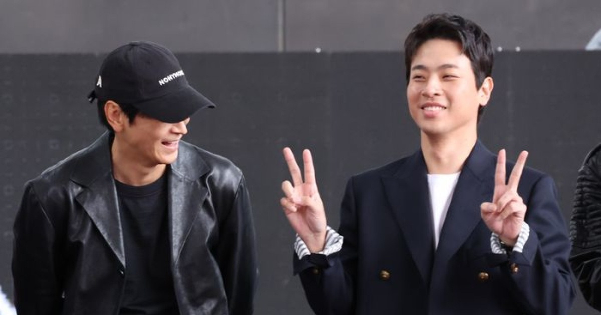 강동원, 박정민보고 빵터졌어 [29th BIFF]