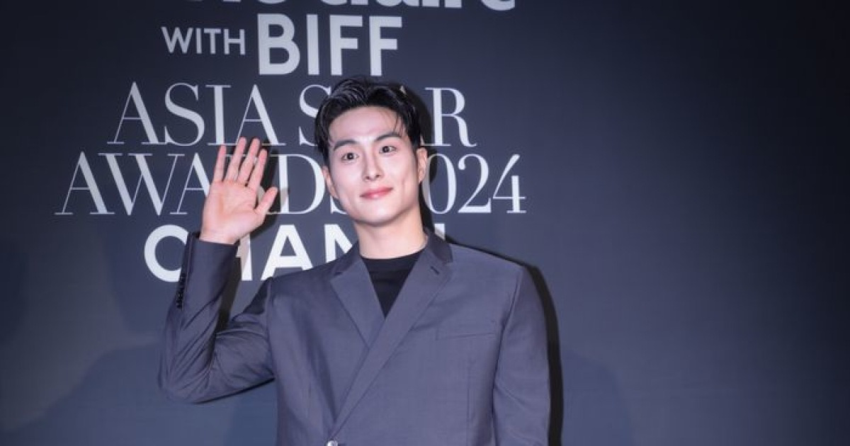 정건주, 훈훈함 장착하고[29th BIFF]