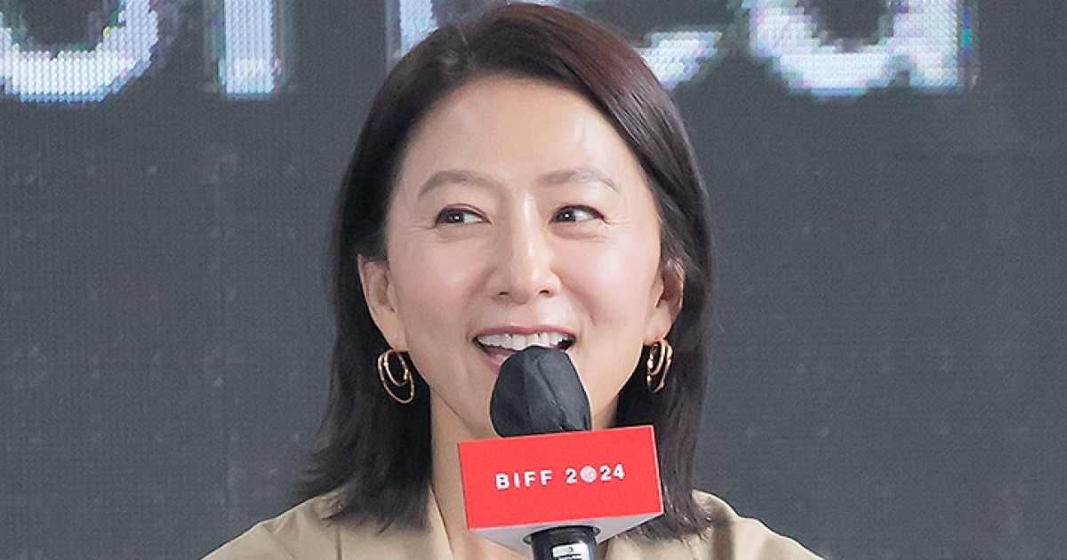 [2024 BIFF] '보통의 가족' 김희애 "오랜만에 날것 그대로의 여자 모습을 연기할 수 있었다"