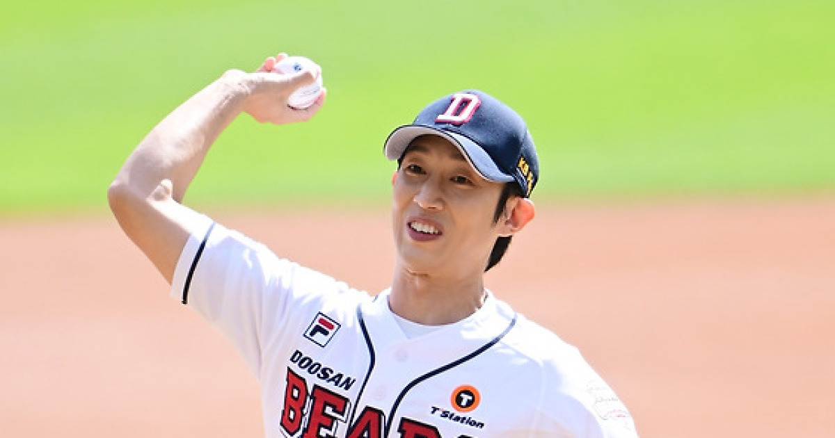 강기영, 가문의 영광 WC2차전 시구[포토엔HD]