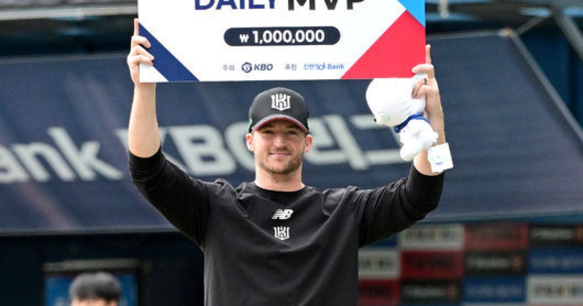 KT 벤자민, '환상투로 WC 2차전 데일리 MVP 영광' [사진]