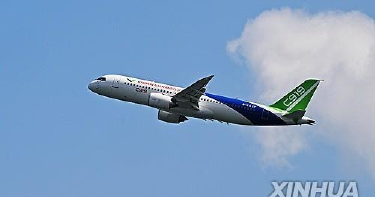 中 첫 자체제작 중형여객기 C919 타본 CNN기자…평가는 'B학점'