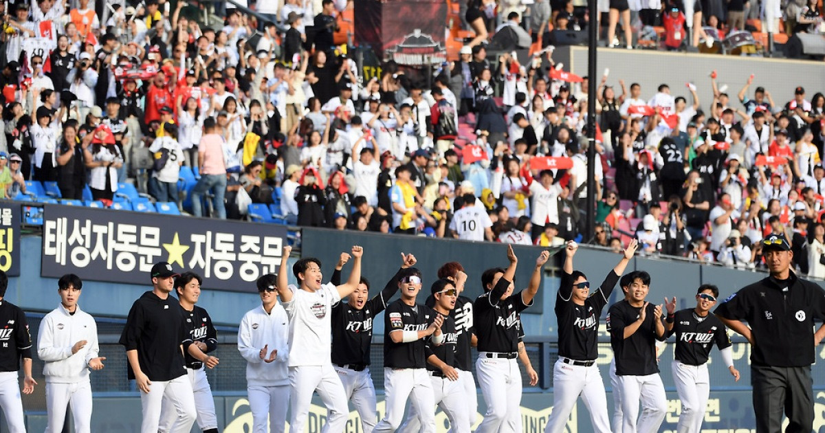 [야구 준PO 1차전 KT 3-2 LG] KT 문상철의 홈런, 고영표와 불펜의 역투로 1점차 승리를 낚아챘다