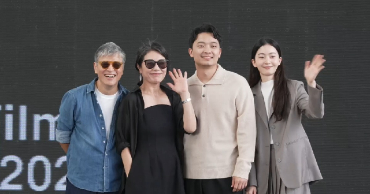 '결혼 30년차' 권해효♥조윤희, 홍상수 영화만 N번째…"연인 연기 쑥스럽고 설레" [29th BIFF](종합)