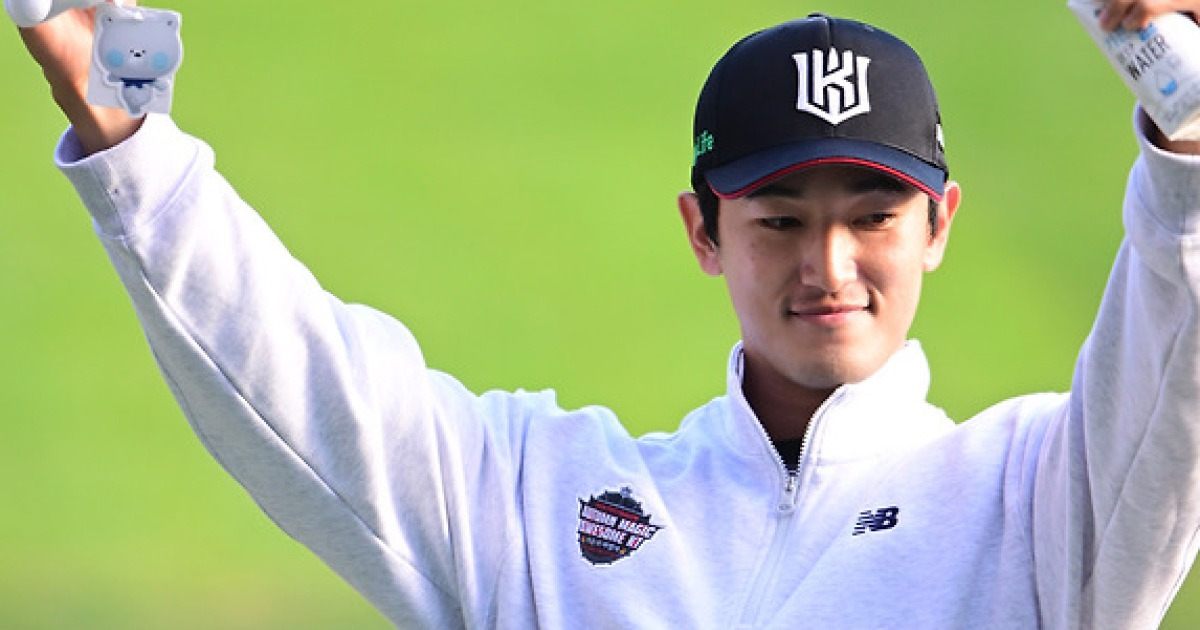 고영표, 준PO1차전 데일리MVP[포토엔HD]