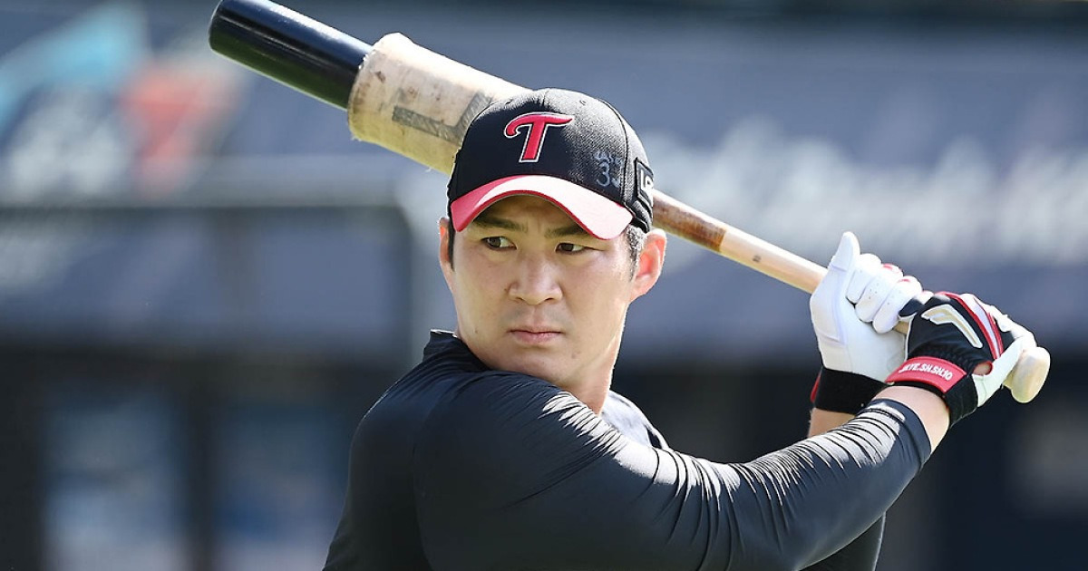 LG, KT전 선발 라인업 공개…KS MVP 다시 5번 복귀→문성주 2번 NO 9번 파격 배치 [준PO1]