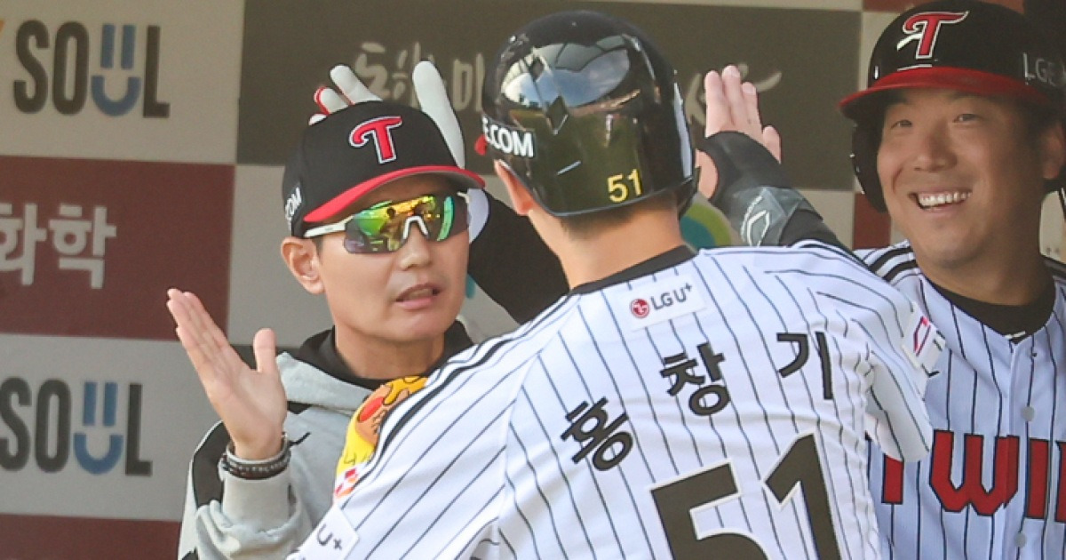 '1패' LG, 1차전과 같은 라인업으로 KT와 2차전 출격 [준PO2]