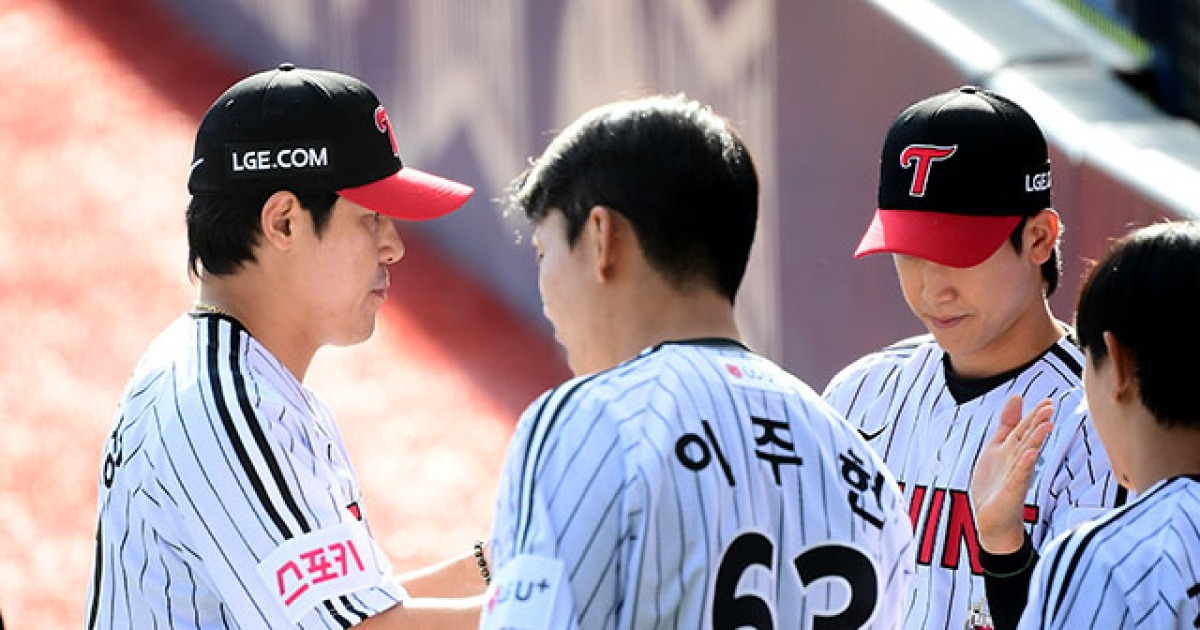 ‘1사 1, 3루서 등판→1.2이닝 무실점’ LG에 위안 안긴 베테랑 김진성의 역투 [MK 준PO1]