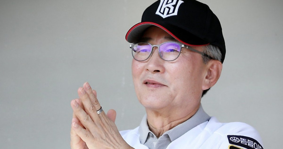 김영섭 KT 구단주, WC 이어 준PO 1차전도 응원…모그룹 관심과 팬층 확장이 만든 ‘가을 매직’