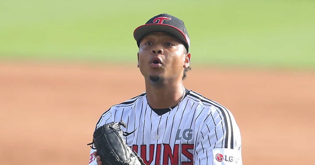 '152km 우승청부사' 또 불펜에서 대기한다…LG 1승에 올인 "이틀 쉬더라도 멀티이닝"