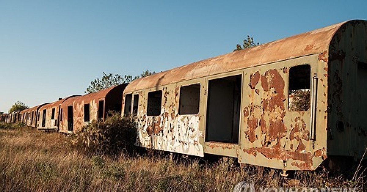 GREECE PHOTO SET TRAINS