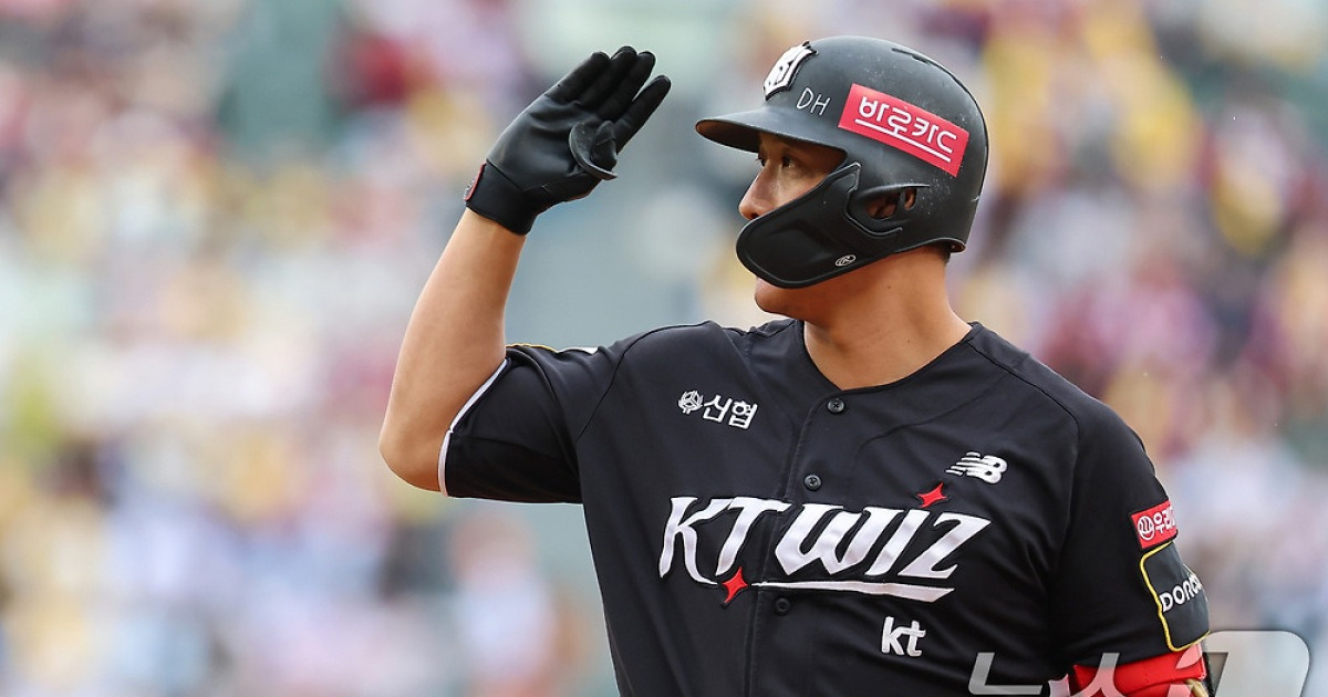 확 바꾼 KT, 로하스 1번-강백호 2번에 오재일 4번-황재균 5번[준PO3]