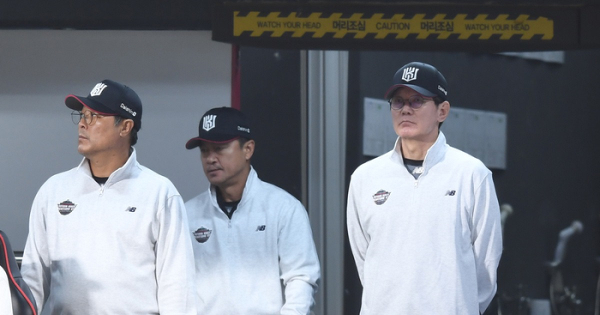 “장타와 수비에 대한 과제를 줬다” 상대 대포와 손주영에게 당한 KT 이강철 감독 [준PO3]