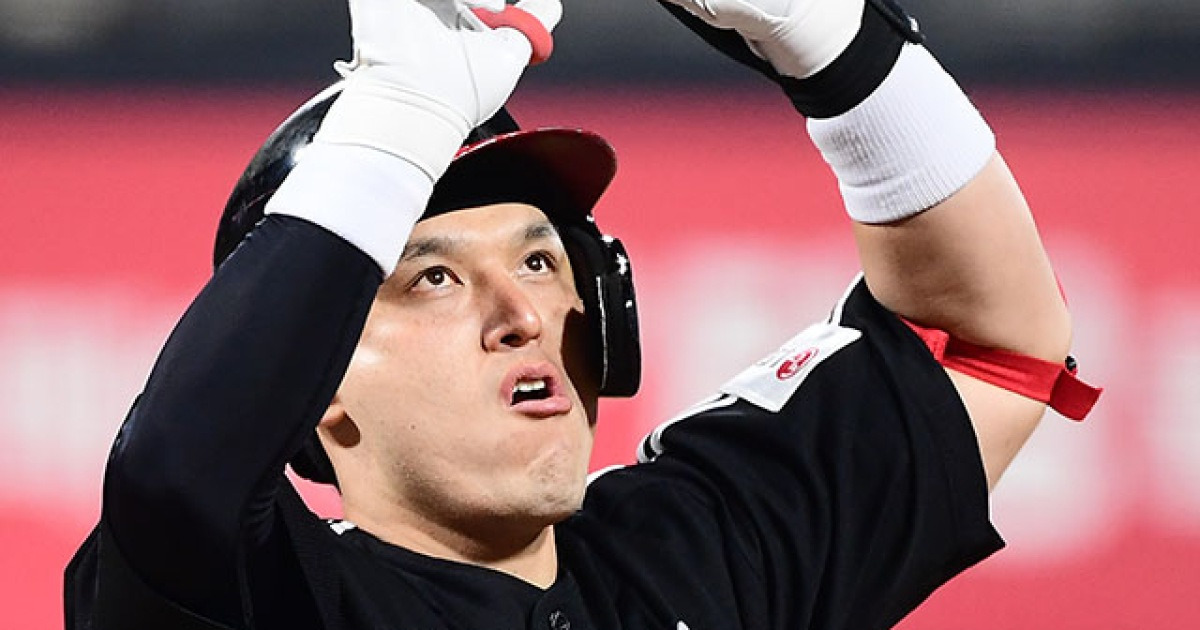 ‘선취점은 우리가 가져간다!’ LG 박동원, KT 벤자민 상대 선제 솔로포 ‘쾅!’ [MK 준PO3]