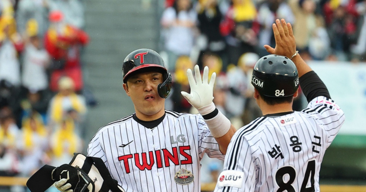 2차전 결승타 LG 박동원 “지난해 KS 생각나는 분 많더라··· 올해도 같은 결과 기대한다”[준PO3]