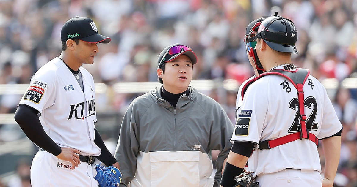 'LG 징크스' 가을에도 극복 못한 KT 쿠에바스…4이닝 3실점[준PO4]