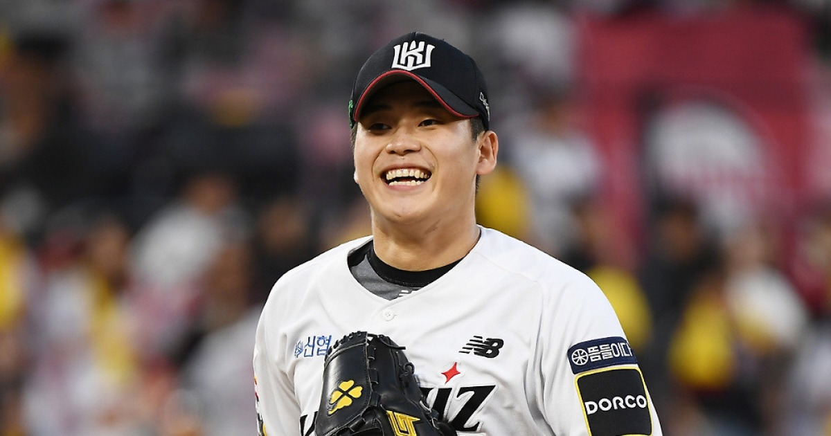 '승률왕 마무리의 PS 첫승이 벼랑끝에서 탄생' 151km 강속구로 3.1이닝 3K 퍼펙트. "우린 0%를 100%로 만든 팀. 5차전 등판해야죠."[수원 인터뷰]