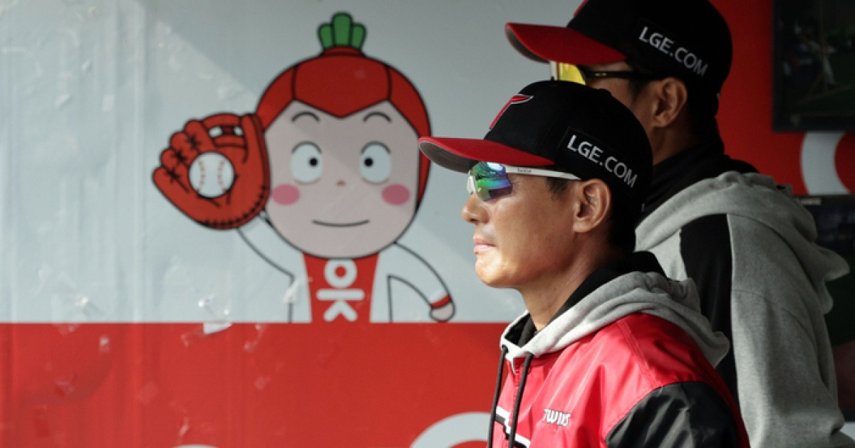 PO가 코앞이었는데···염경엽 LG 감독 “5차전에 에르난데스와 손주영 모두 불펜 대기”[준PO4]