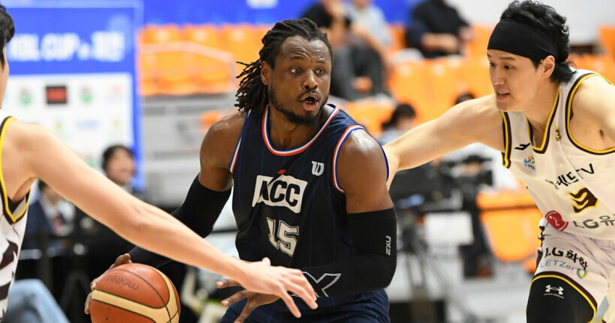 [KBL컵] '이게 MVP' 분위기 바꾼 버튼의 폭발력…KCC는 LG 꺾고 조별리그 마감