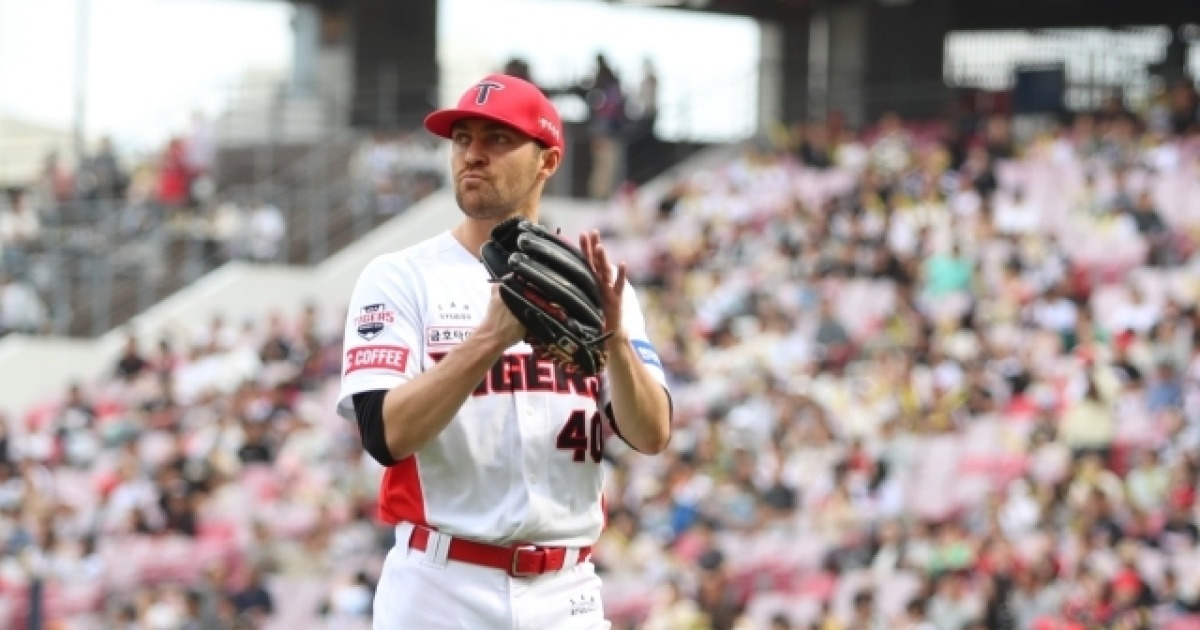 KIA 네일 아트가 벌써 151km 찍었다, KS 1차전 선발투수 찜…그물망도 치웠다, 2개월의 기적