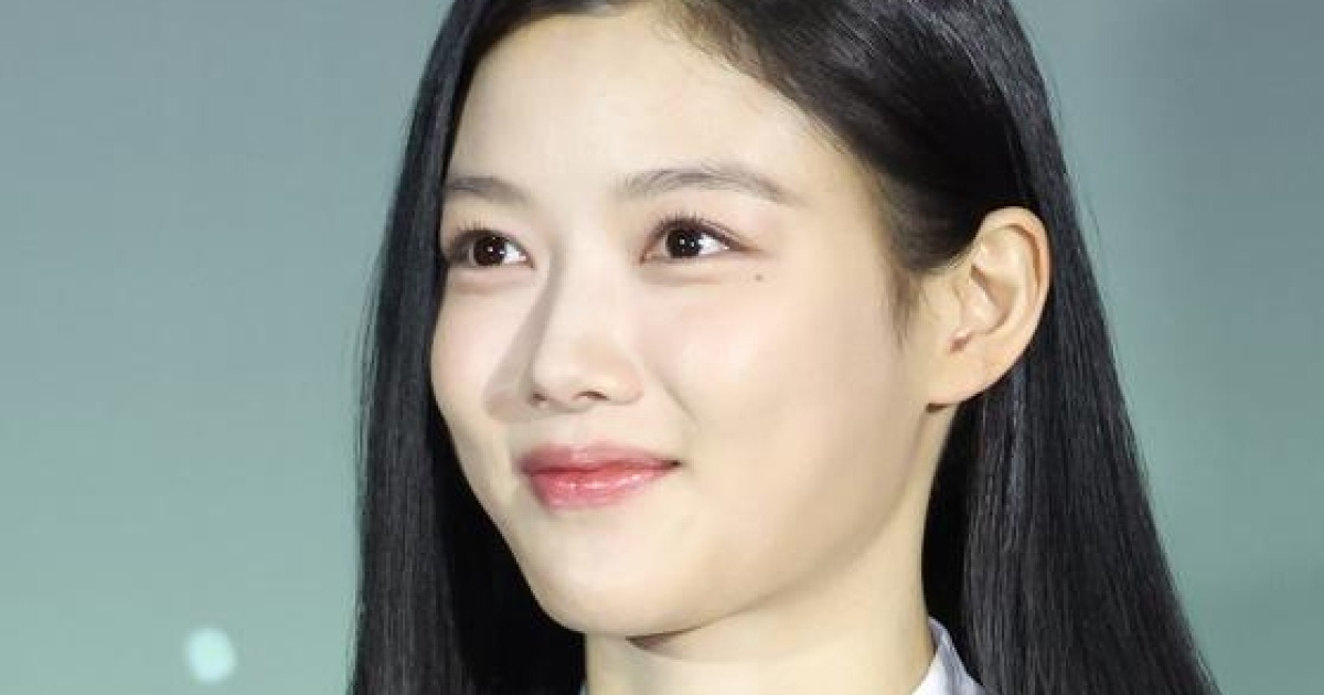 [단독] 김유정, '100일의 거짓말' 주인공‥'우영우' 감독과 호흡