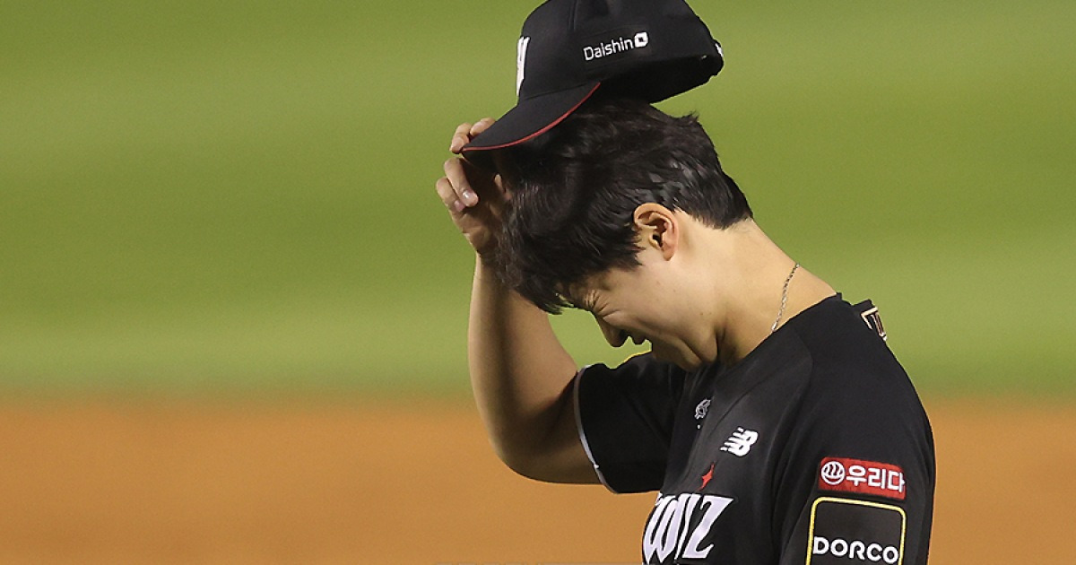 또 고개 숙인 13승 FA 최대어…148km 던져도 LG 타선 막을수 없었다