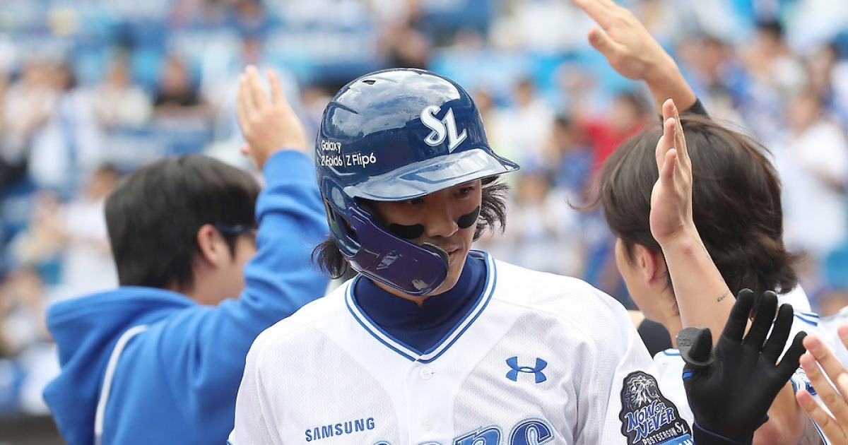 삼성, LG 꺾고 KS행 확률 75.7% 선점…MVP '3안타' 구자욱(종합)[PO1]