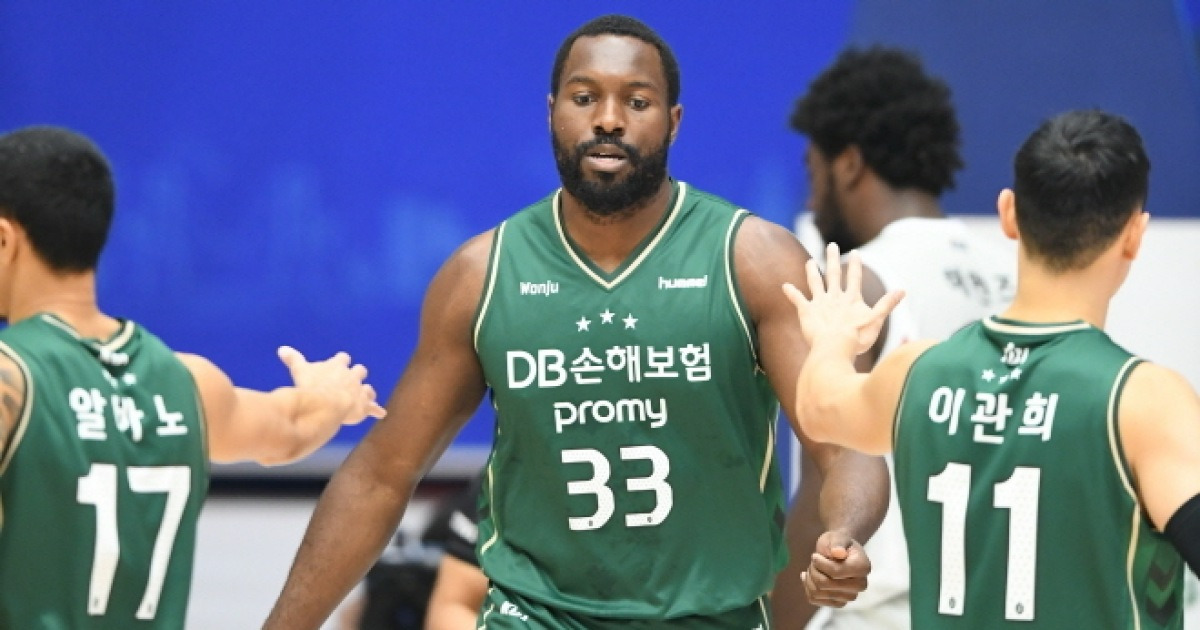우승 후보 1순위 증명... DB, KT 77-67 제압 2024 KBL 컵대회 우승···‘김종규·오누아쿠 골밑 완벽 장악’ [MK제천]