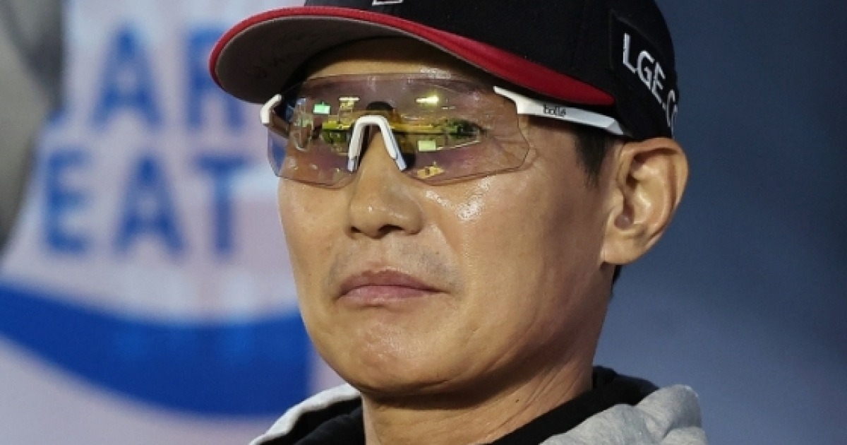 '충격 탈락' 韓 야구 대명사 왜 PO는 콜업했나, LG 염갈량 "딱 1명만 지쳤다"... 2차전 선발 미리 공개 [PO1 현장]