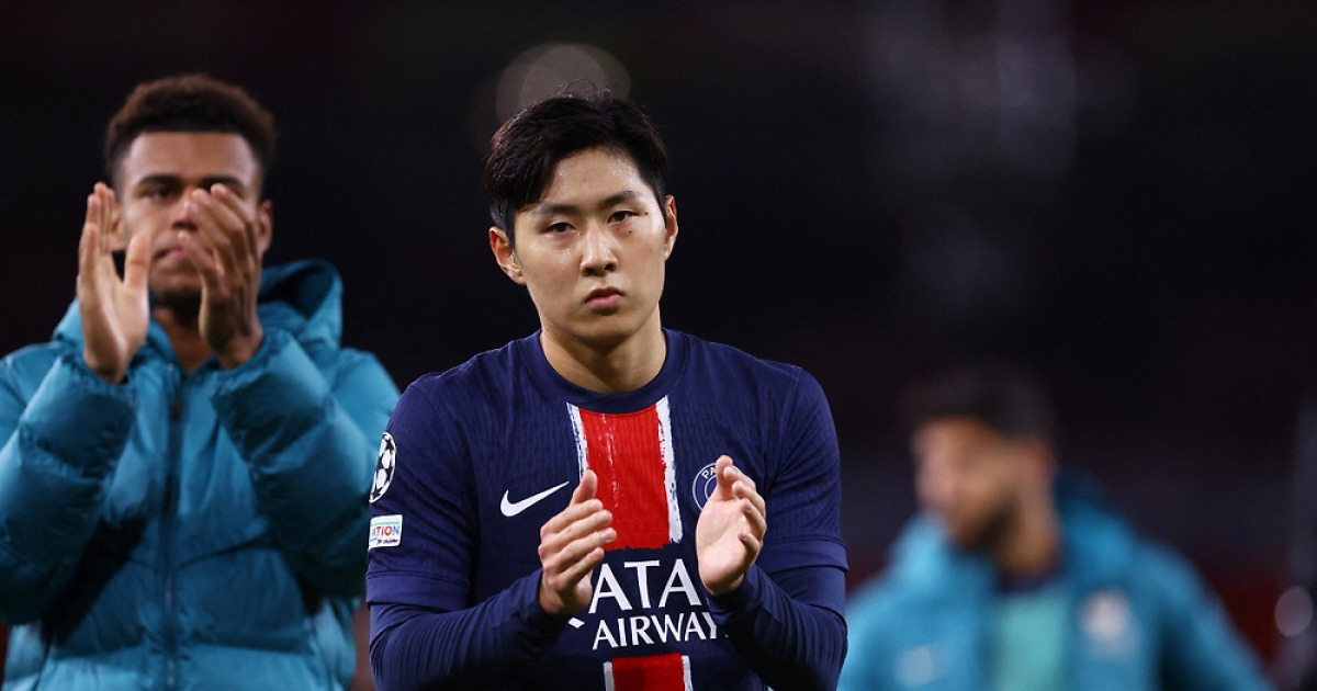'가짜 9번' 이강인 또 자리 뺏기나...PSG, '84골 31도움' 레전드 2세 영입 준비→"바이아웃 1300억 지급 가능"