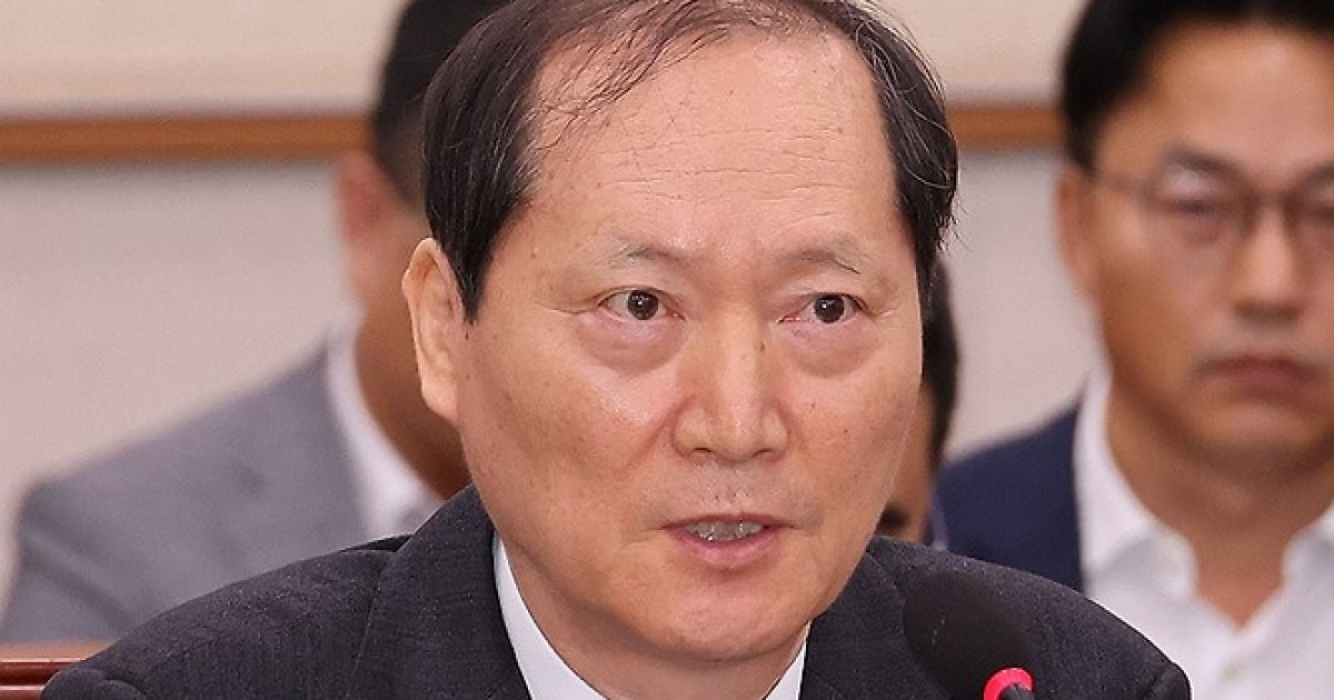 답변하는 이완규 법제처장