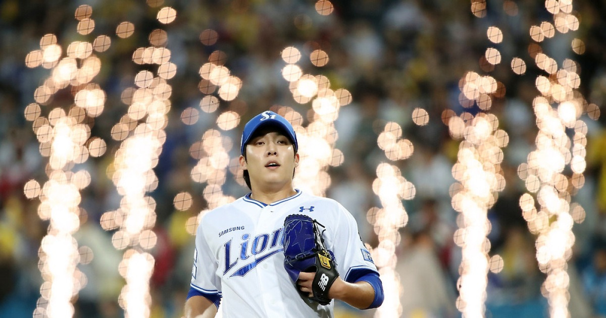 삼성, LG에 2연승 KS행 확률 83.3% 확보…MVP는 'QS' 원태인(종합)[PO2]