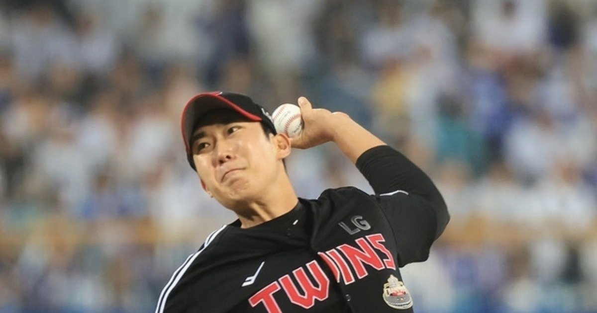 연이은 불운에도 역투했지만…LG 손주영, 삼성과 PO 2차전서 4.1이닝 4실점 3자책점 [MK PO2]