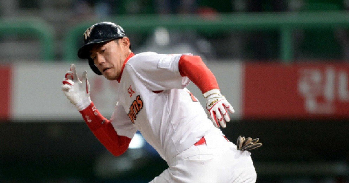 SSG, 코칭스태프 개편…코치 8명 계약 해지 통보